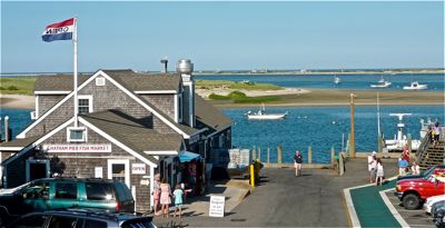 Chatham Pier Fish Market, Chatham MA: Fresh Seafood, Refreshing Views
