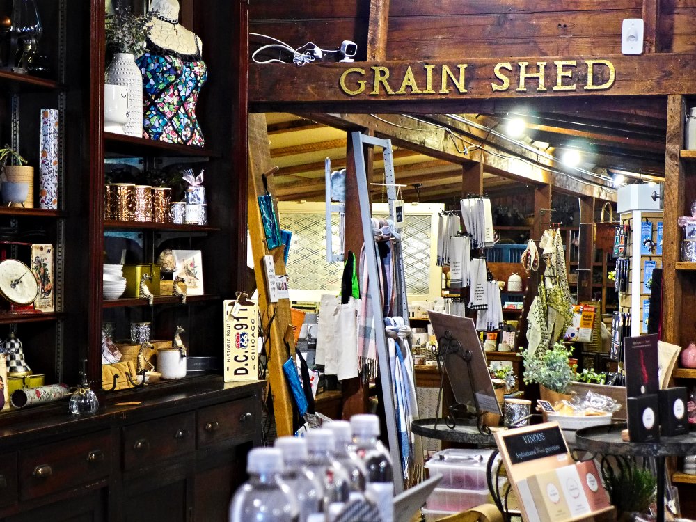 1829 Country Store, Mansfield, MA - VisitingNewEngland